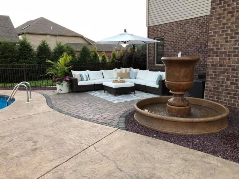 18 Luxurious Pool Patio Decorating Ideas to Create a Backyard Oasis ...