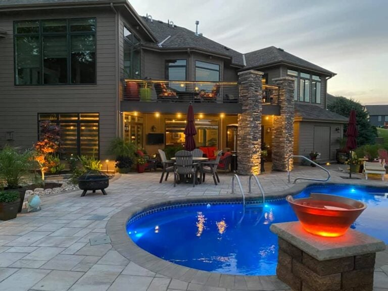 18 Luxurious Pool Patio Decorating Ideas to Create a Backyard Oasis ...